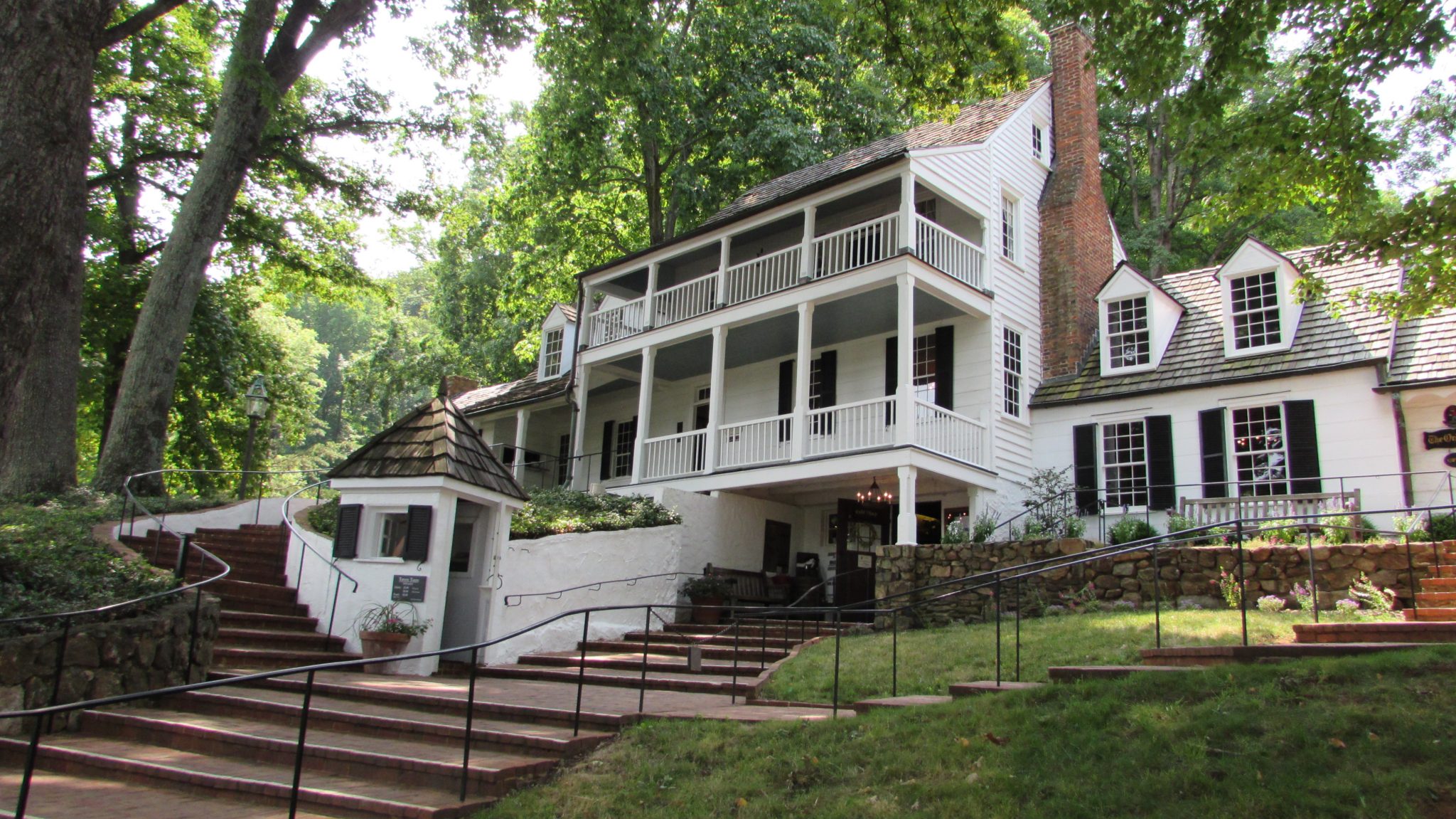 Eight Favorite Colonial Taverns - PullOverAndLetMeOut.Com